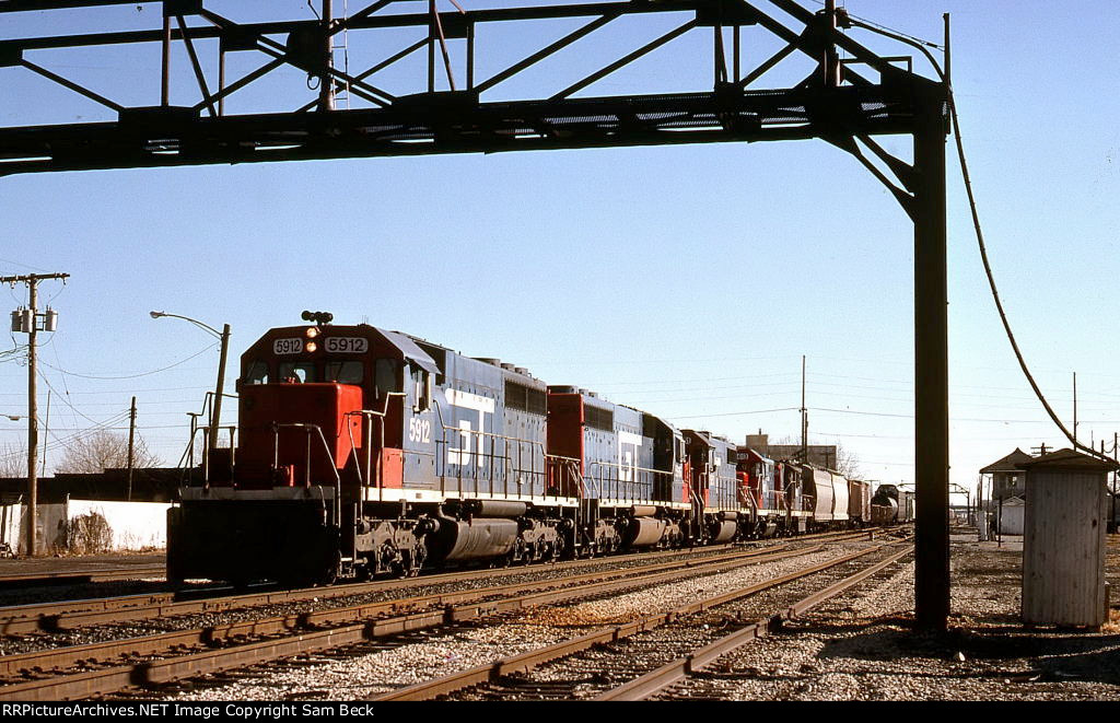 GTW 5912, 5916, 5851, 4613, and 4916 Detour on the IHB